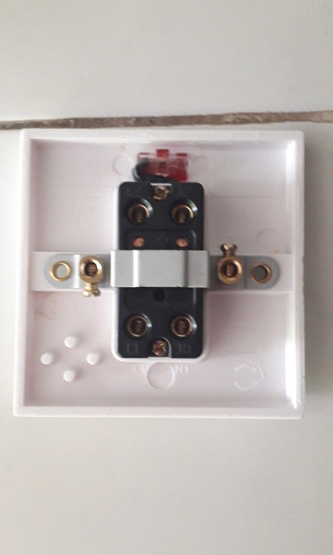 Water heater switch 20A, TV & Home Appliances, Electrical, Adaptors & Sockets on Carousell