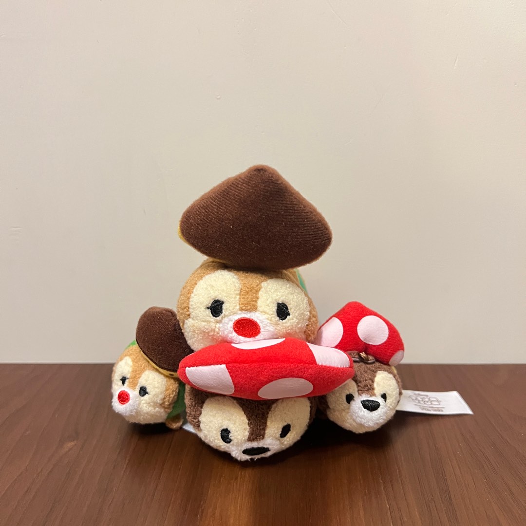 香港迪士尼限定 絕版Tsum Tsum Chip n Dale 大鼻鋼牙, 興趣及遊戲, 玩具 & 遊戲類 - Carousell