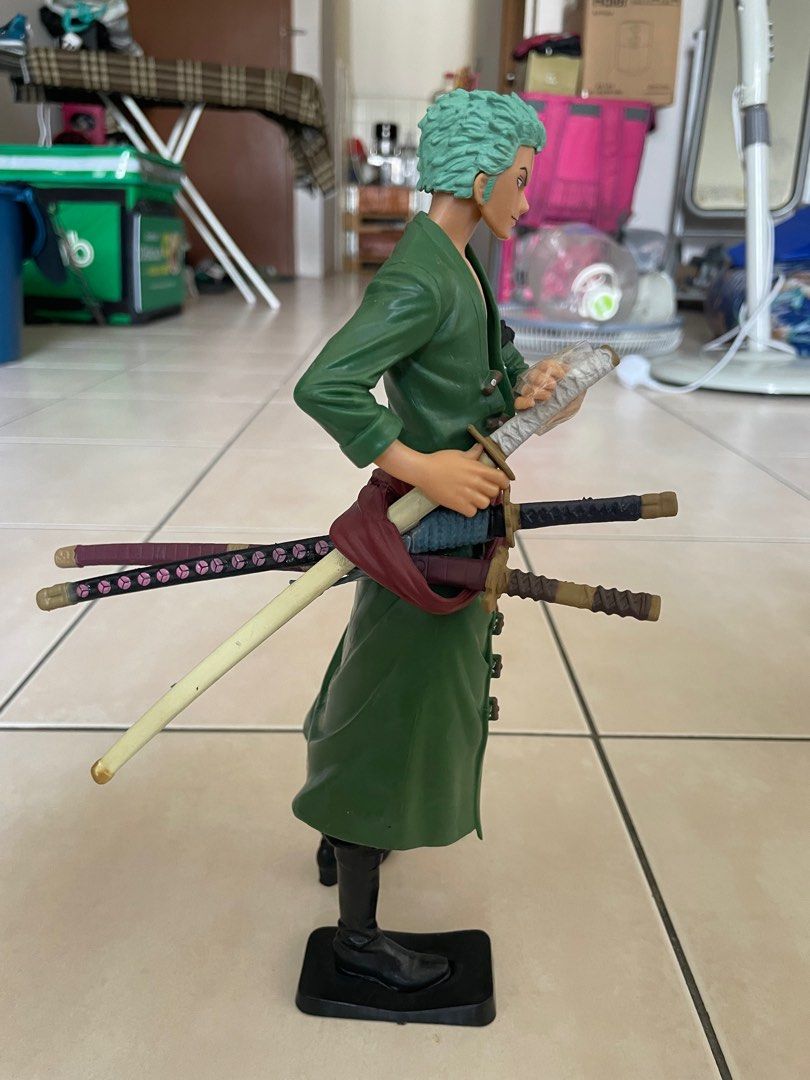 Action figure Zoro, Hobbies & Toys, Toys & Games on Carousell