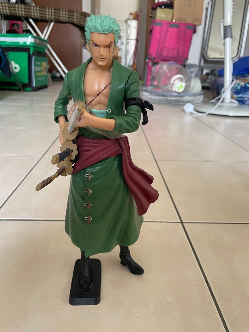 Action figure Zoro, Hobbies & Toys, Toys & Games on Carousell