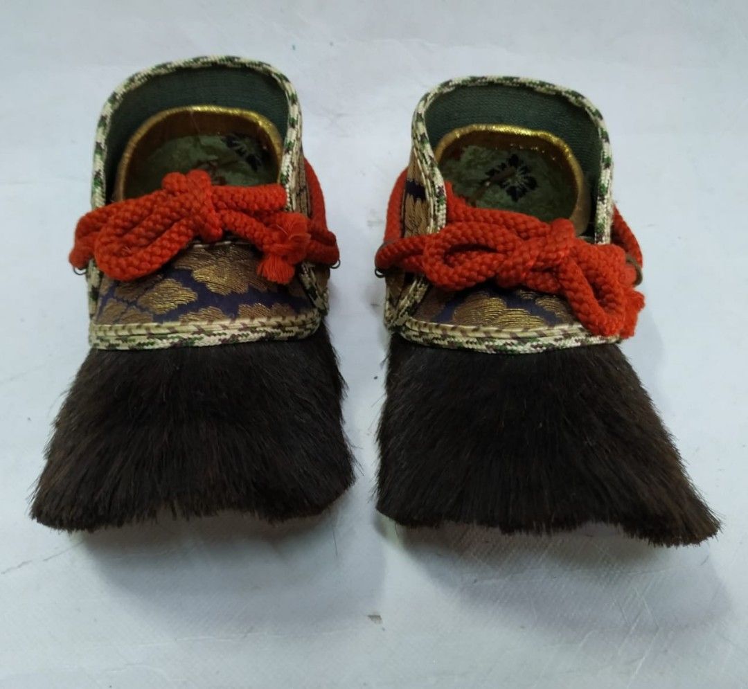 Antique Kegutsu shoes yoroi Kabuto Armor Samurai from japan, Hobbies ...