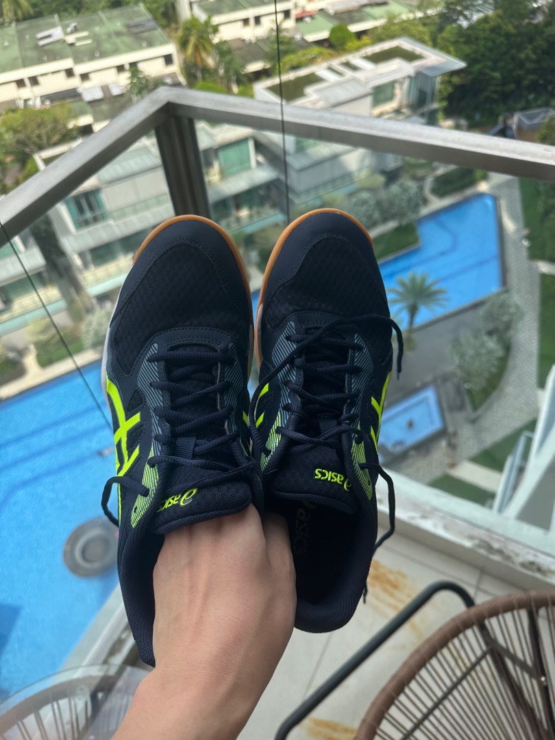 ASICS Upcourt 5 badminton shoes, Men's Fashion, Footwear, Sneakers on Carousell
