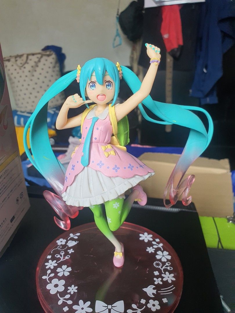 (BIB) Hatsune miku spring renewal taito original figure, Hobbies & Toys ...