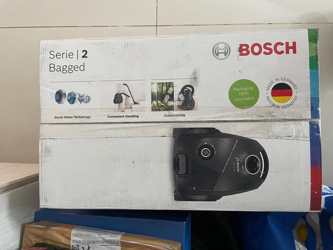 BOSCH VACUUM CLEANER (serie 2-BGLS2LW1) on Carousell