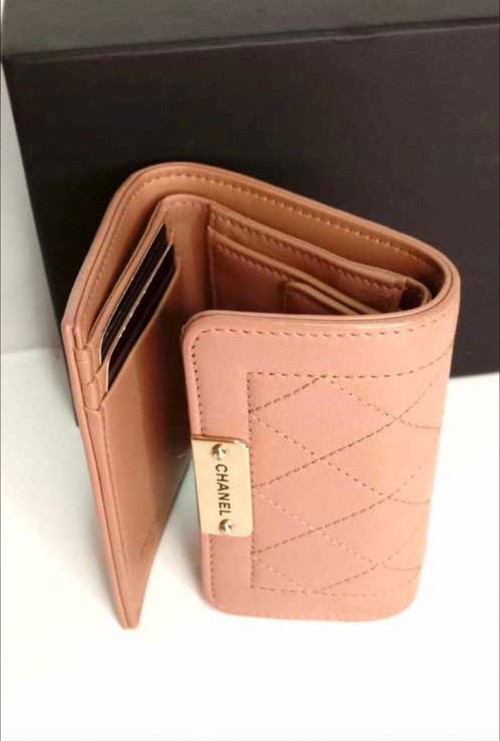 Chanel Trifold Wallet, Barang Mewah, Tas & Dompet di Carousell