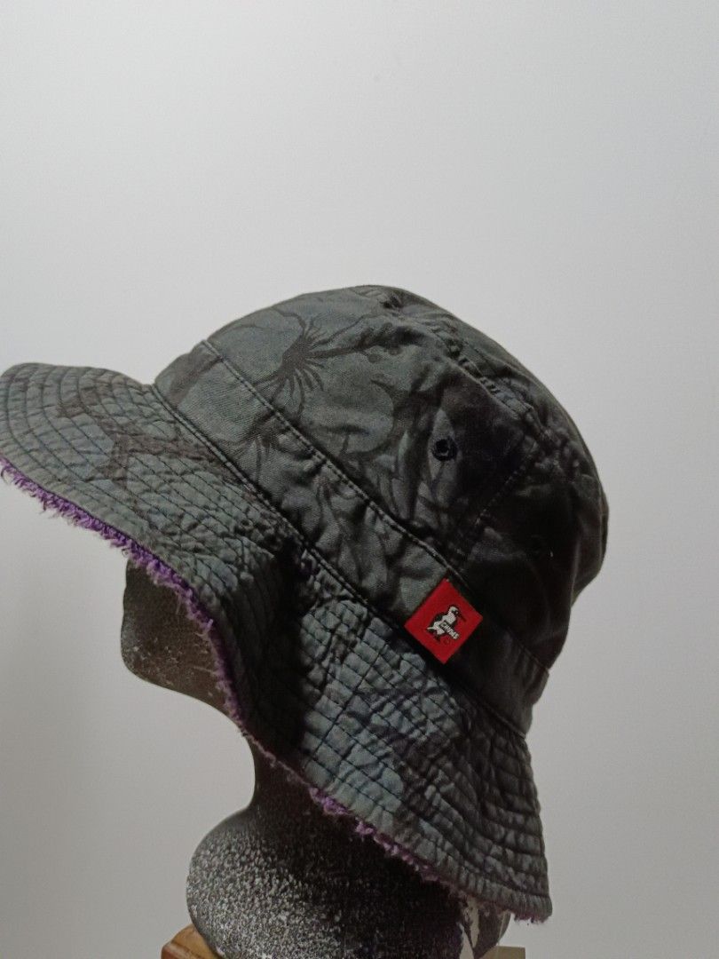 CHUMS reversible Bucket Hat, Men's Fashion, Watches & Accessories, Cap ...