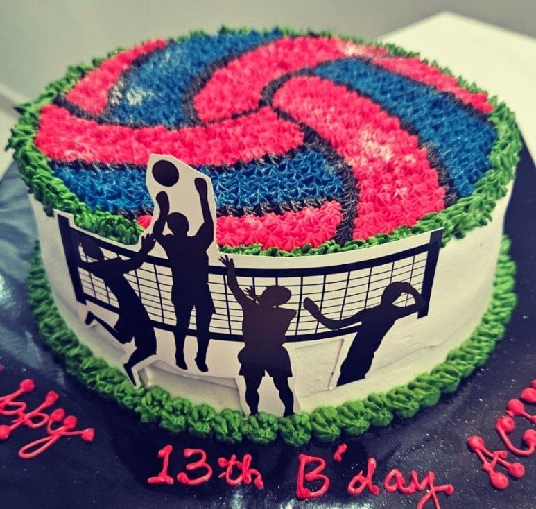 Customised cakes, Food & Drinks, Homemade Bakes on Carousell