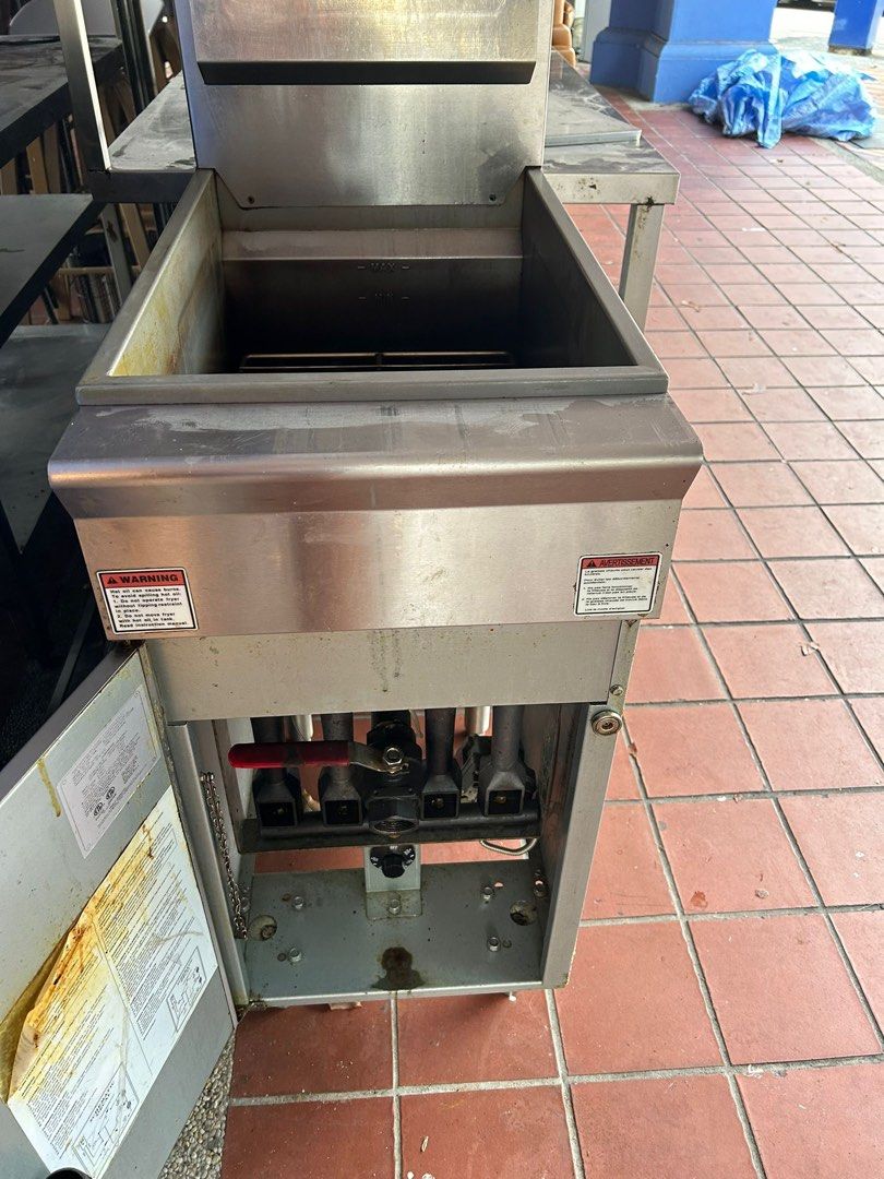 Deep fryer, TV & Home Appliances, Kitchen Appliances, Fryers on Carousell