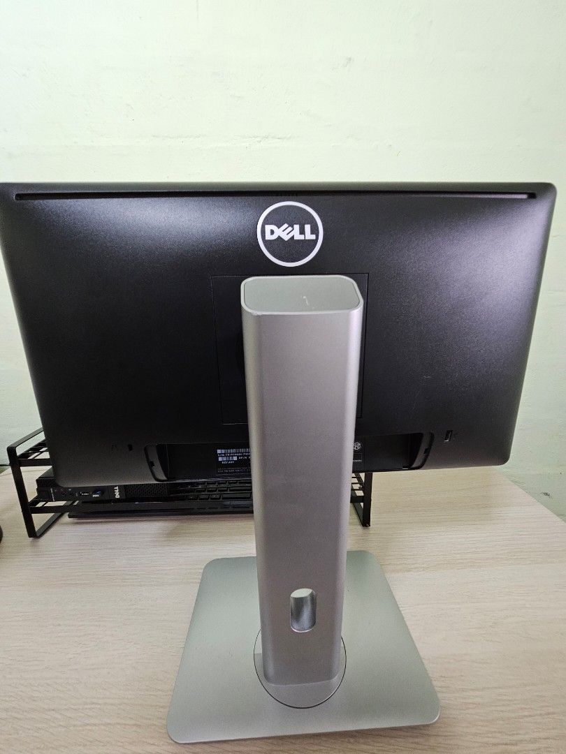 Dell P2014ht 20" Monitor, Computers & Tech, Parts & Accessories ...