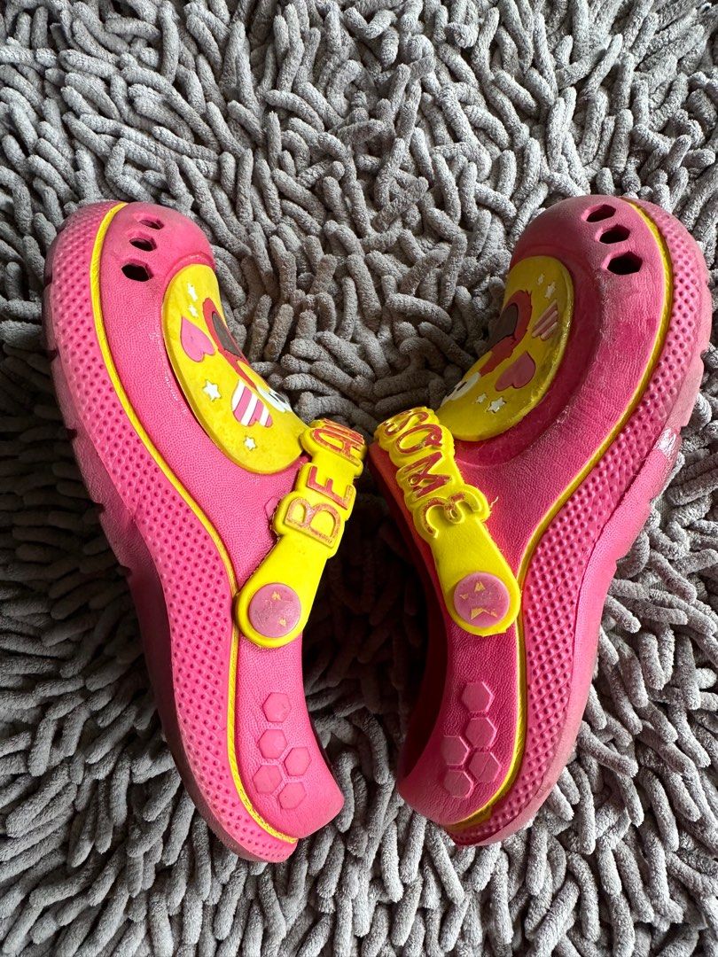 Elmo Crocs Like Sandals, Babies & Kids, Babies & Kids Fashion on Carousell