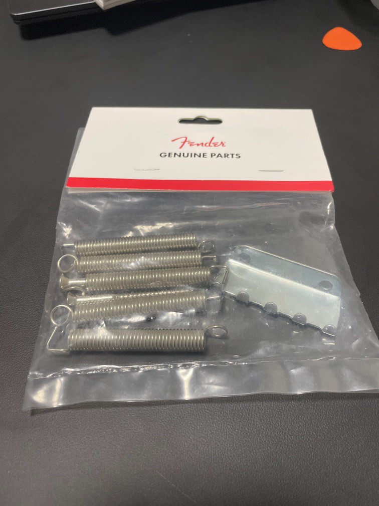 Fender American Vintage Tremolo Spring/Claw Kit, Hobbies & Toys, Music ...