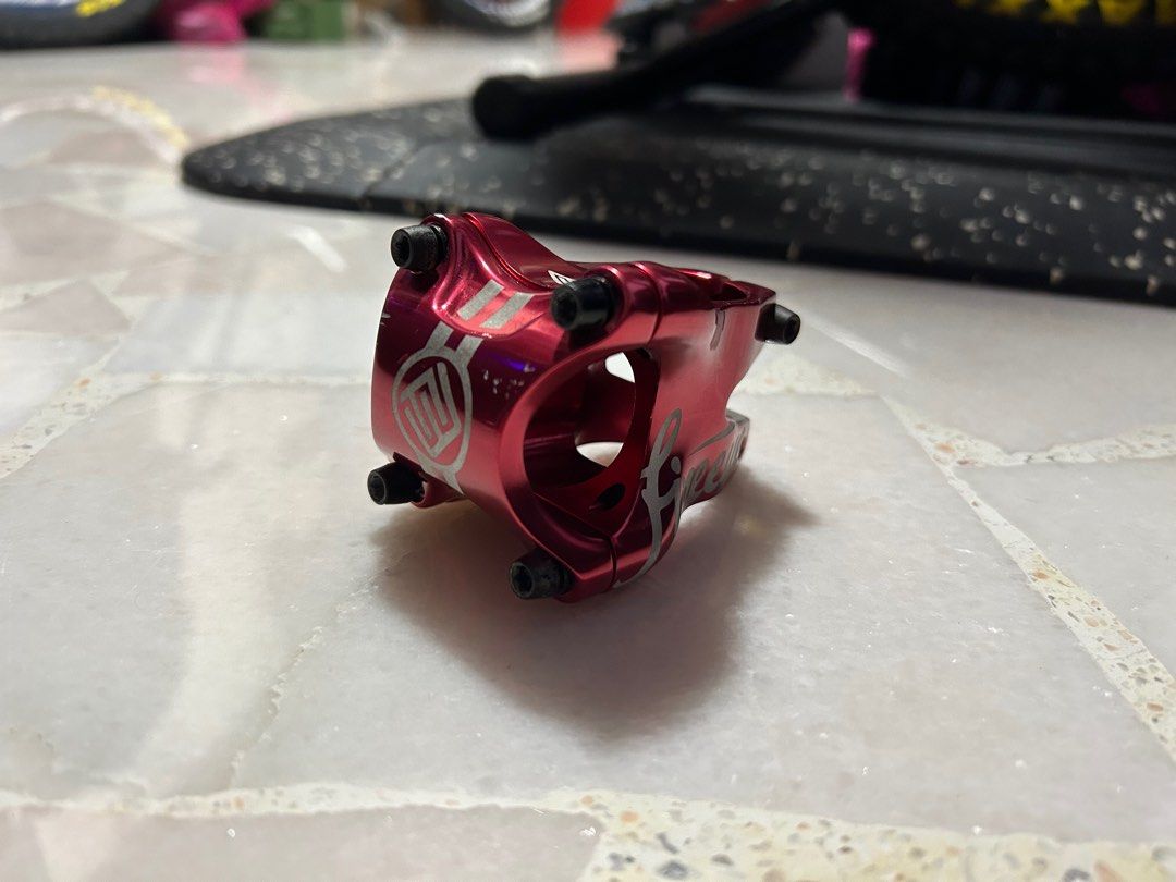 FireEye stem Talon FG red, Sports Equipment, Bicycles & Parts, Parts ...