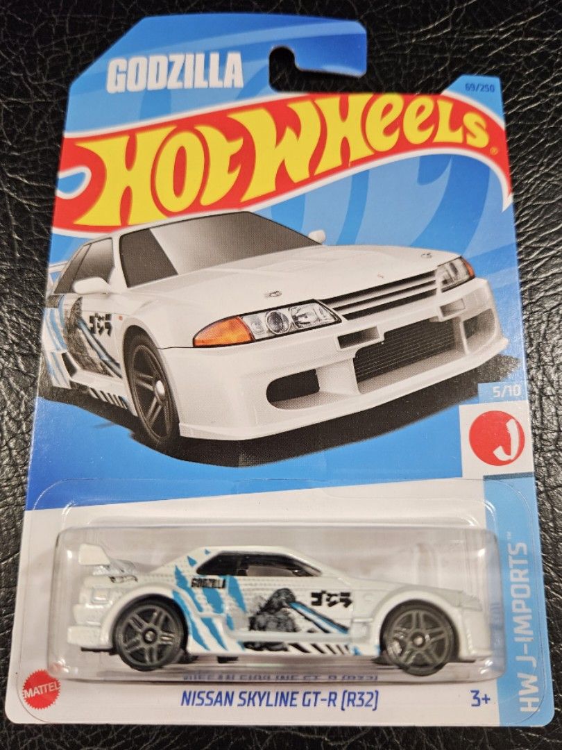 Hotwheels Godzilla Nissan GTR R32 Japan Card, Hobbies & Toys, Toys ...