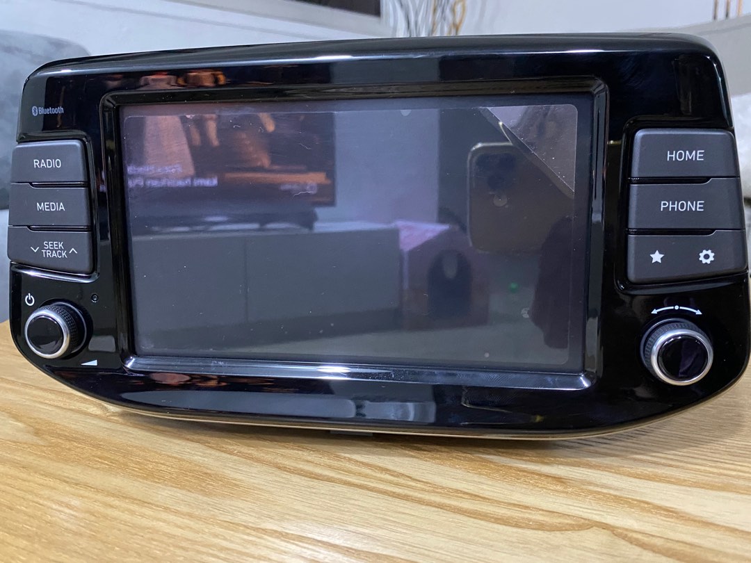 Hyundai i30 original head unit, Car Accessories, Accessories on Carousell