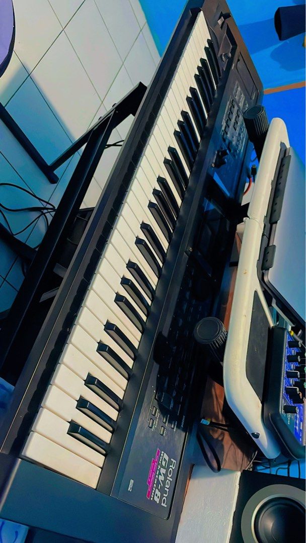 Keyboard Roland GW8 workstation, Musik & Media, Alat di Carousell