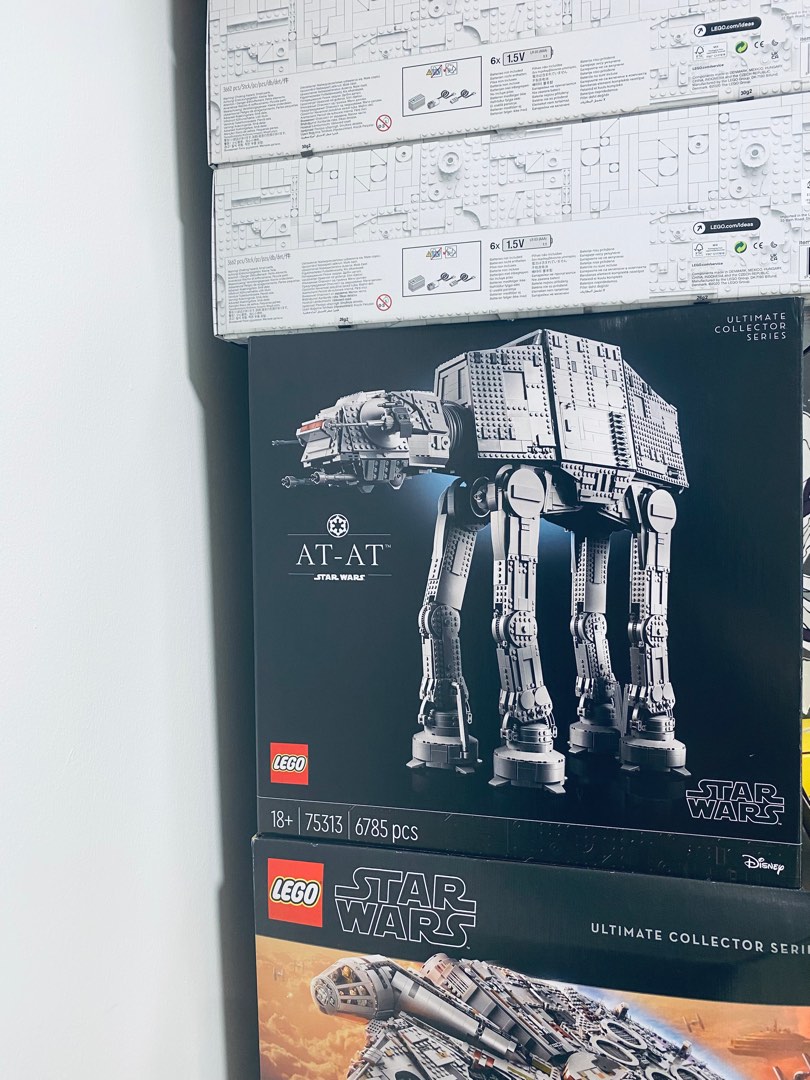 LEGO 75313 Star Wars AT-AT UCS, Hobbies & Toys, Toys & Games on Carousell