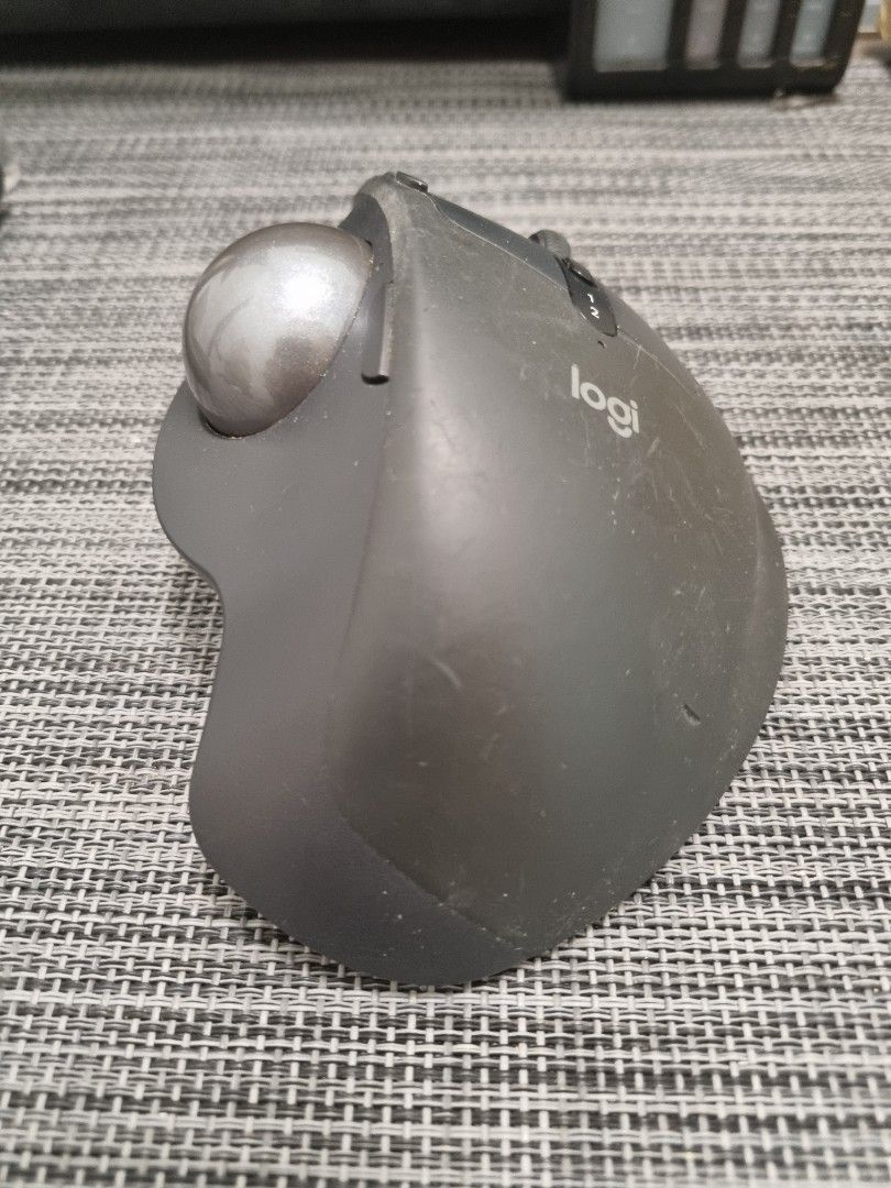 Logitech MX Ergo Advanced Bluetooth Wireless Ergonomic Trackball Mouse ...