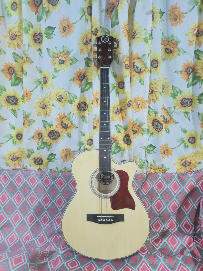 Lyric guitar, Hobbies & Toys, Music & Media, CDs & DVDs on Carousell