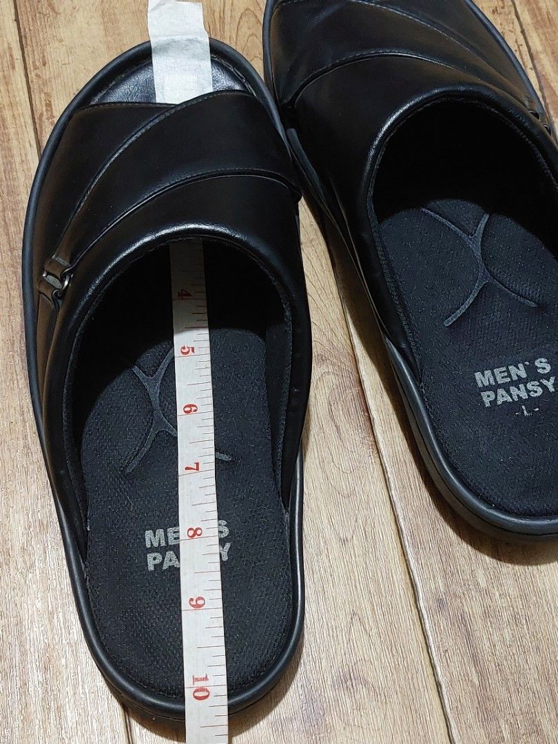 Men's Pansy Slipper on Carousell