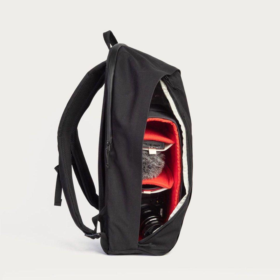 MOMENT MTW Backpack 21L - Black, Men's Fashion, Bags, Backpacks on ...