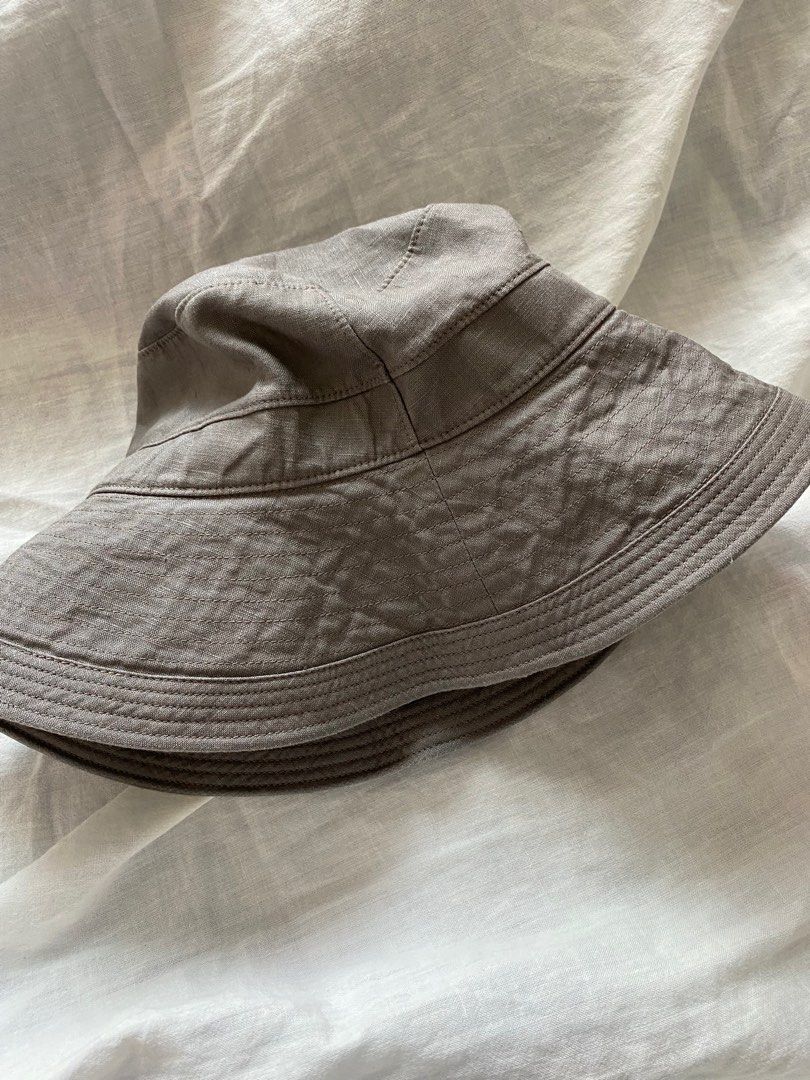 FINAL CALL ️MUJI Linen Bucket Hat (55-57.5cm), 女裝, 手錶及配件, 帽 - Carousell