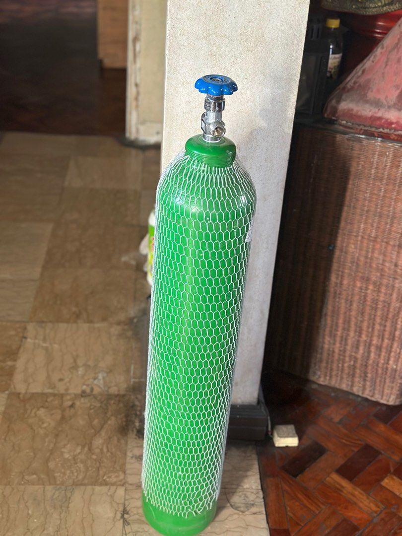 Oxygen Tank 50lbs and 20lbs, Health & Nutrition, Medical Supplies ...