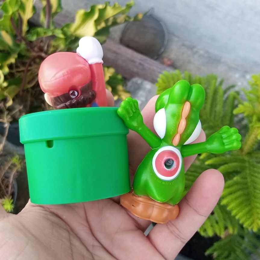 Paket 2 Mainan Figure Mario Pipa & Yoshi Naga Nintendo Toys Bekas, Toys ...