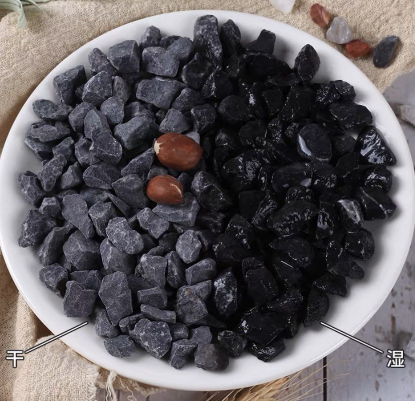 Pebble wash stone Batu hitam 8-12mm, Furniture & Home Living, Gardening ...