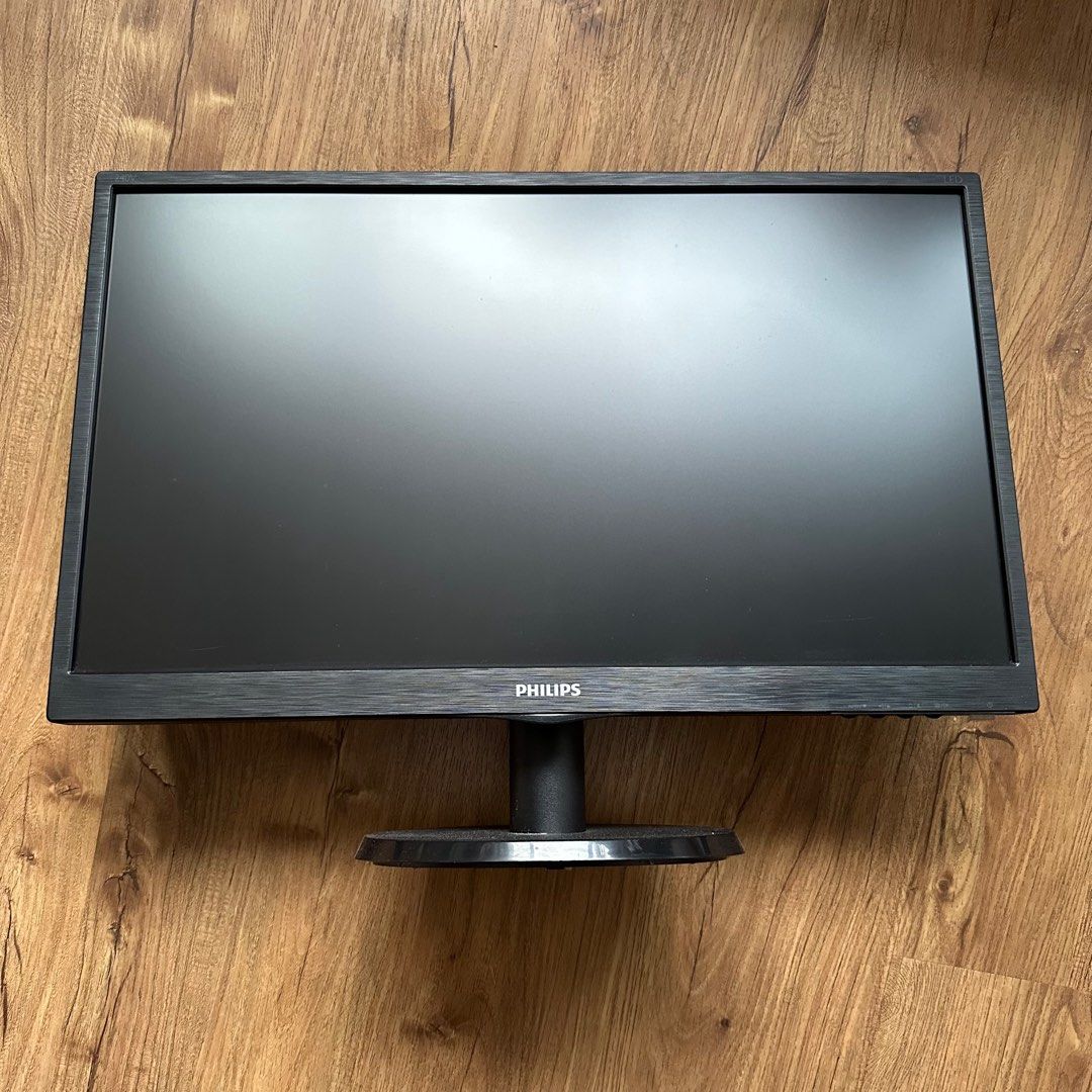 Philips IPS FHD 1920x1980 LCD Monitor 240V5Q, Computers & Tech, Parts ...