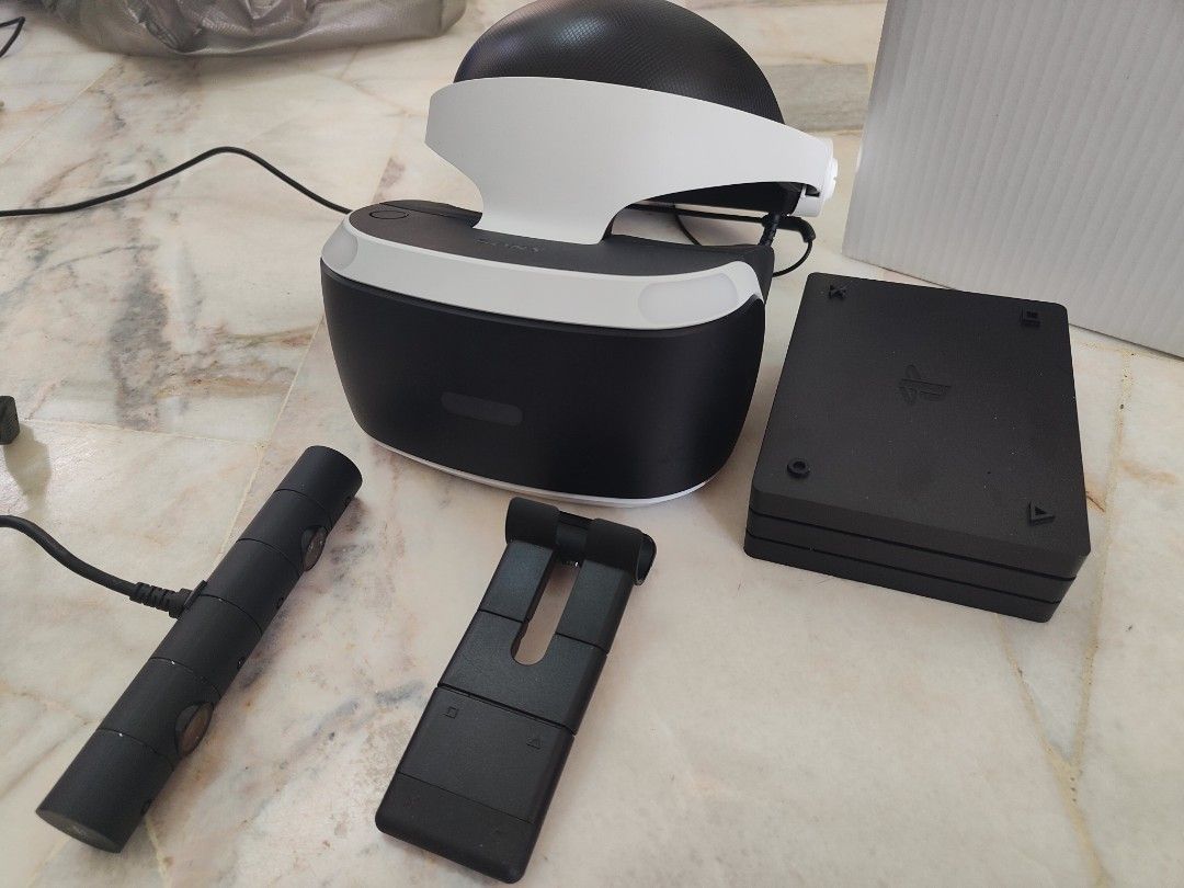 Psvr model 2 with 2 move, Video Gaming, Video Game Consoles ...
