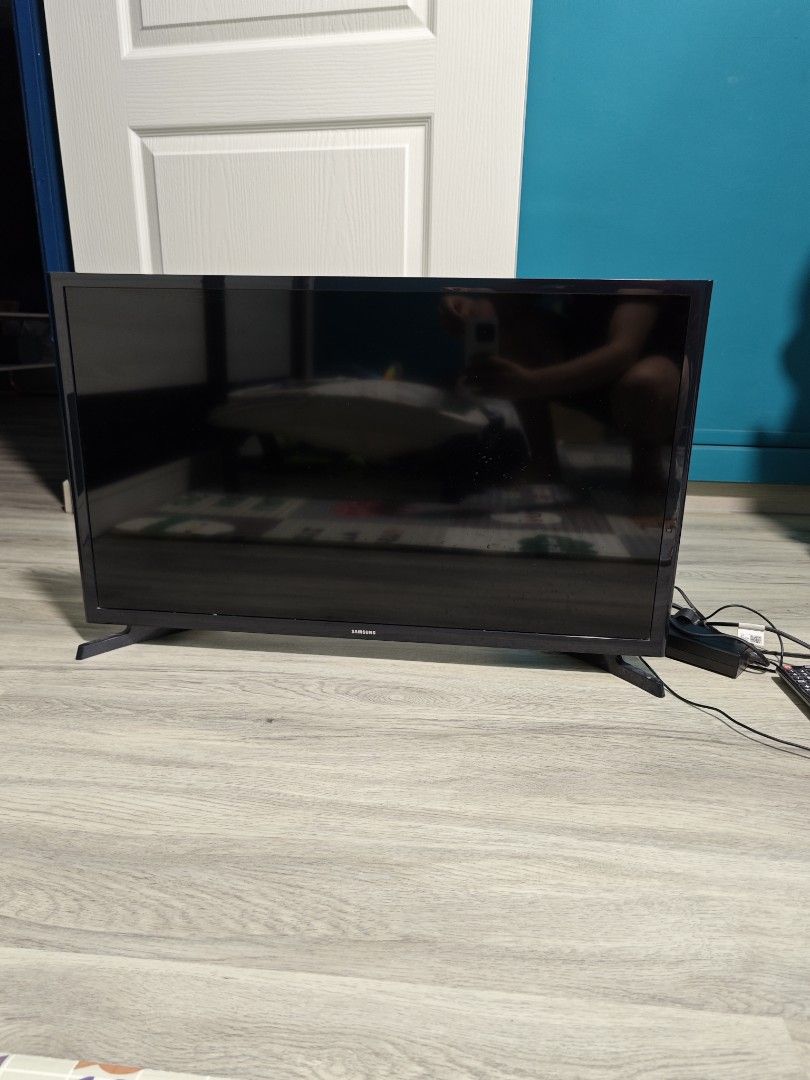 Samsung TV 32 Inch, TV & Home Appliances, TV & Entertainment, TV on ...