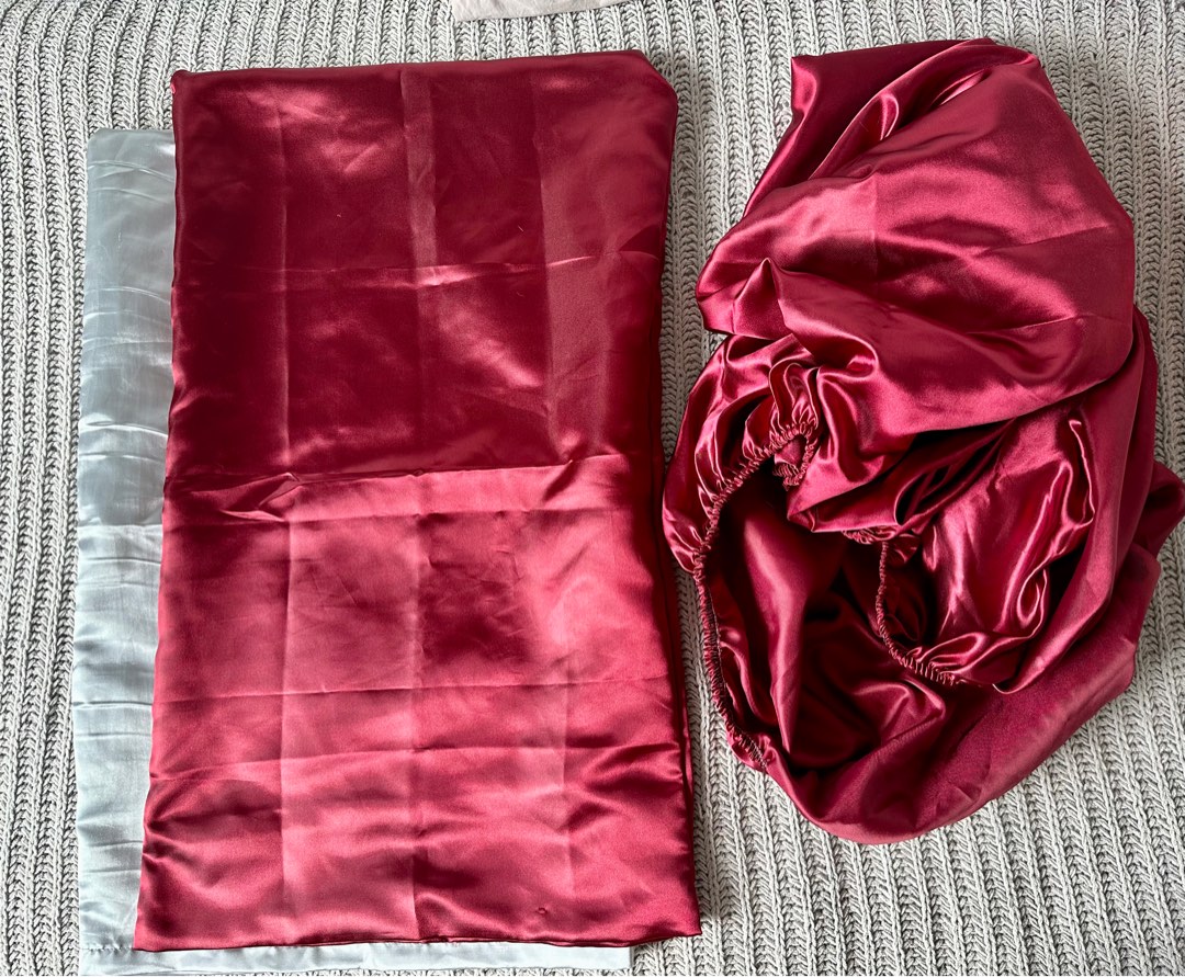 Silk Bed Cover w/ 2 pillow case, Furniture & Home Living, Bedding ...