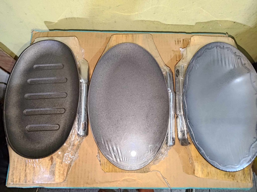 Sizzling Plate - OVAL Cast Iron With Wood and Handle, Furniture & Home ...