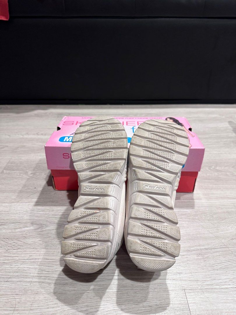 Skechers Shoes, Women's Fashion, Footwear, Loafers on Carousell