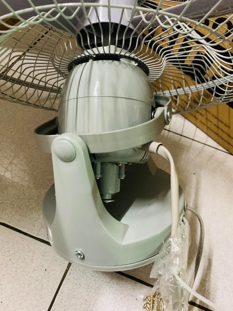 Standard 18" Ceiling / Orbit Fan Banana Type SOF-18Q on Carousell