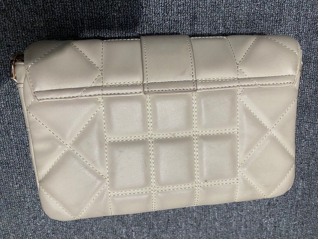 tas Heylocal, Fesyen Wanita, Tas & Dompet di Carousell