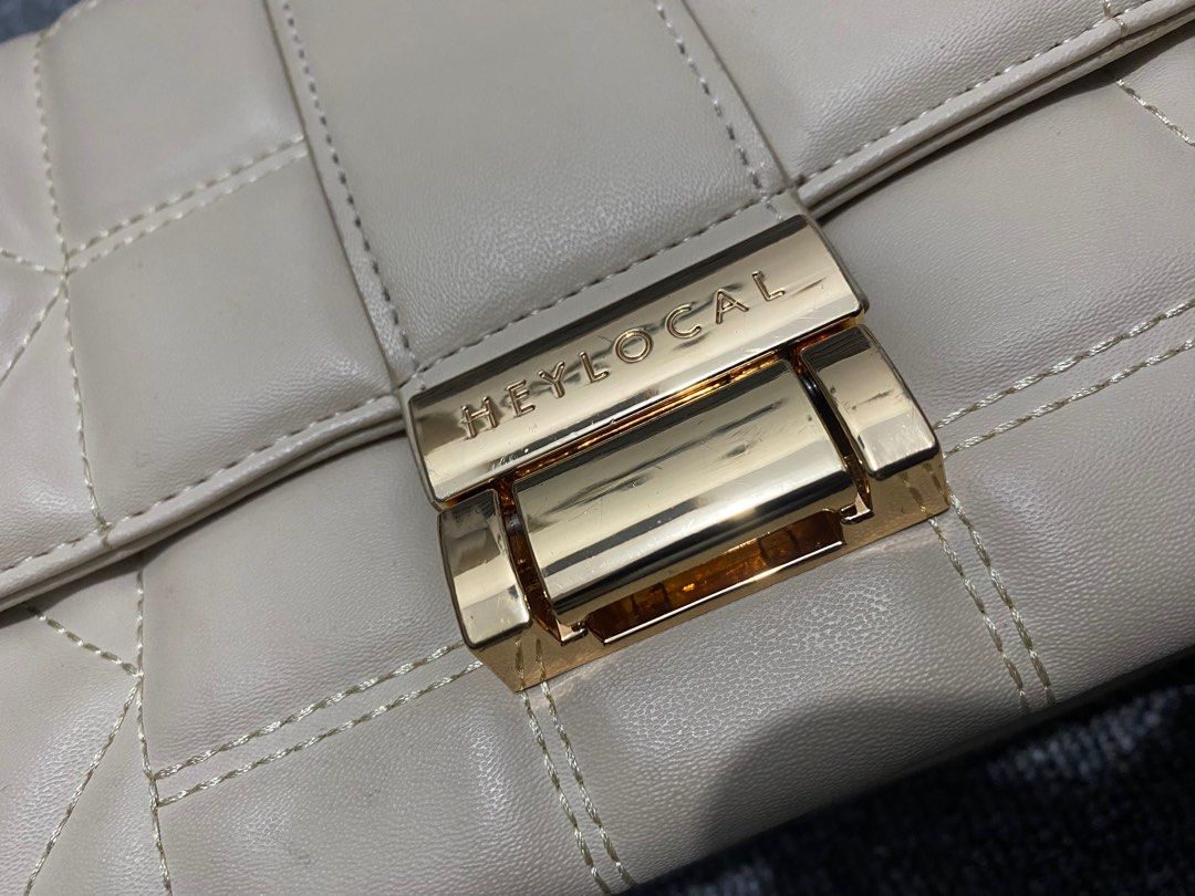 tas Heylocal, Fesyen Wanita, Tas & Dompet di Carousell