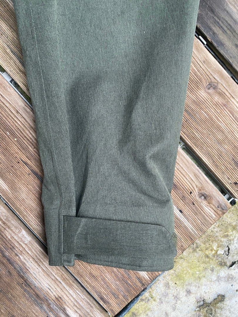 uniqlo block tech, Men's Fashion, Activewear on Carousell