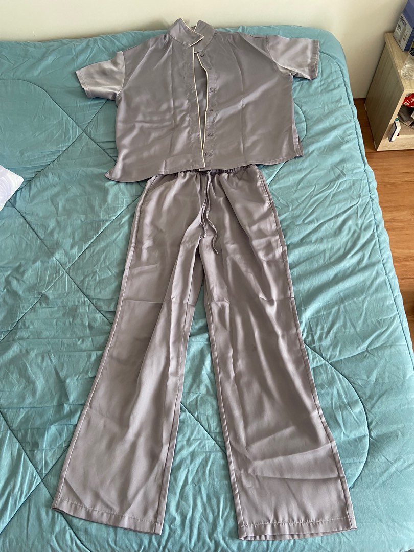 Uniqlo Pyjamas, Women's Fashion, New Undergarments & Loungewear on ...