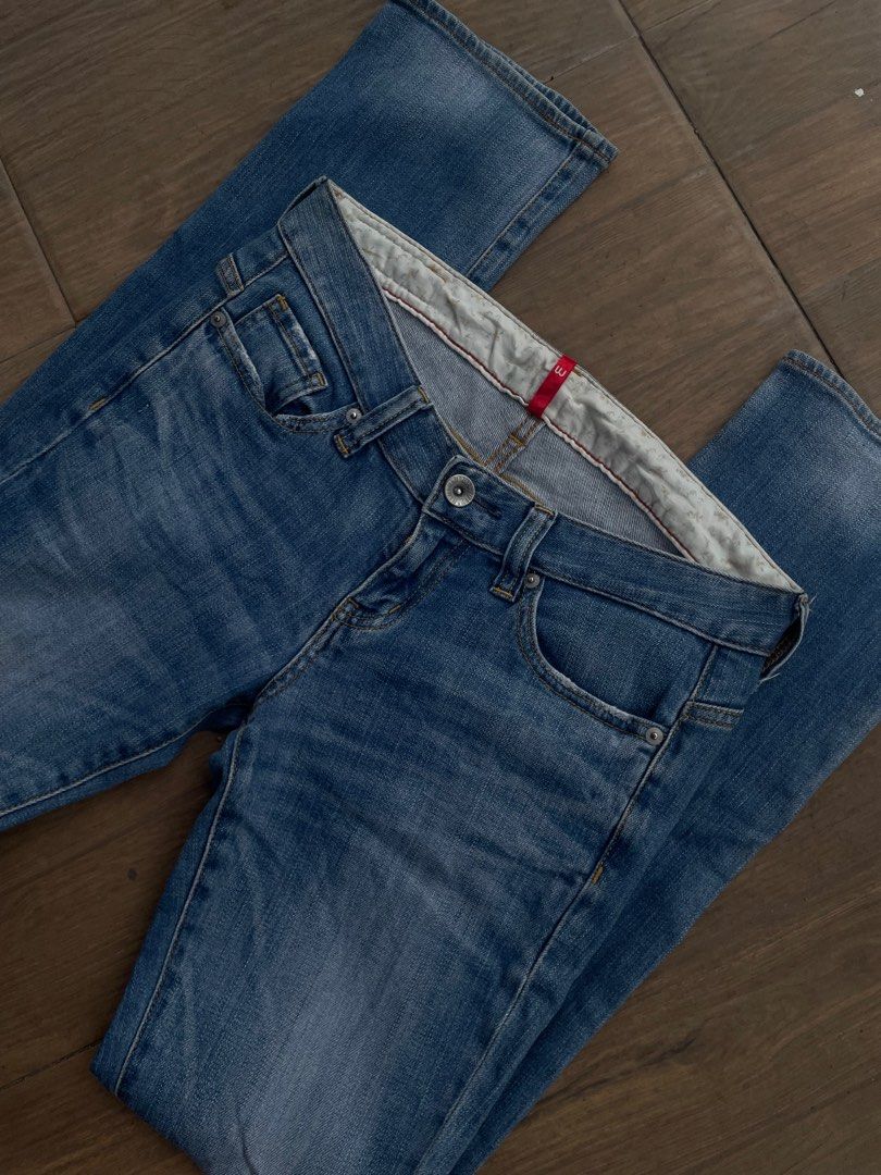 UNIQLO UJ JEANS, Women's Fashion, Bottoms, Jeans on Carousell