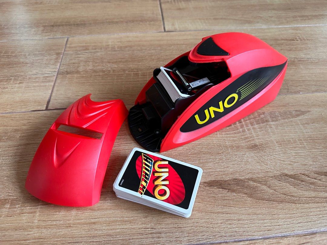 UNO 自動出牌機, 興趣及遊戲, 玩具 & 遊戲類 - Carousell
