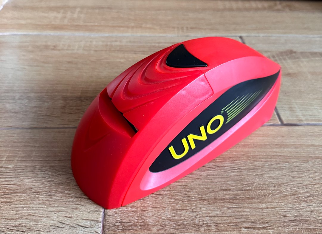 UNO 自動出牌機, 興趣及遊戲, 玩具 & 遊戲類 - Carousell