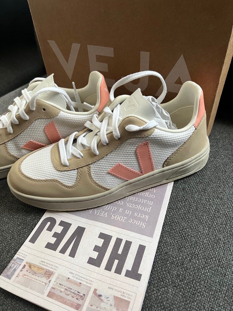 Veja V10 Alveomesh on Carousell