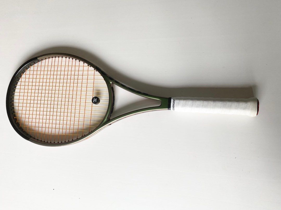 Wilson blade v8 pro, Sports Equipment, Sports & Games, Racket & Ball ...