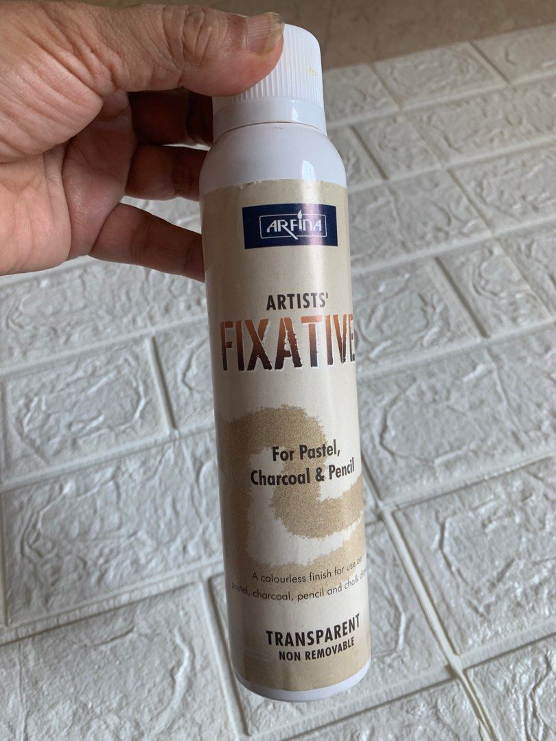 Working fixative spray, Hobbies & Toys, Stationery & Craft, Craft Supplies & Tools on Carousell