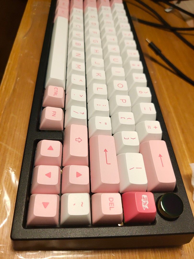 [WTS/ WTT] Zoom65 V2 Meletrix zoom 65 v2 black, Computers & Tech, Parts ...