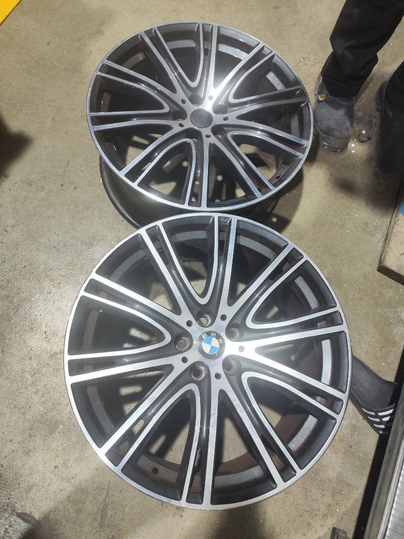 20" original BMW G30 Rim, Car Accessories, Tyres & Rims on Carousell