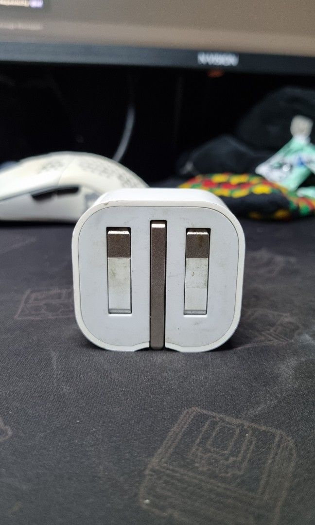 Apple 20W Brick Adaptor | Used on Carousell