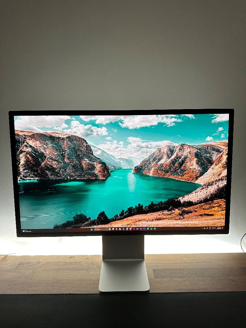Apple Studio Display (Standard + Tilt & Height Adjustable Stand ...