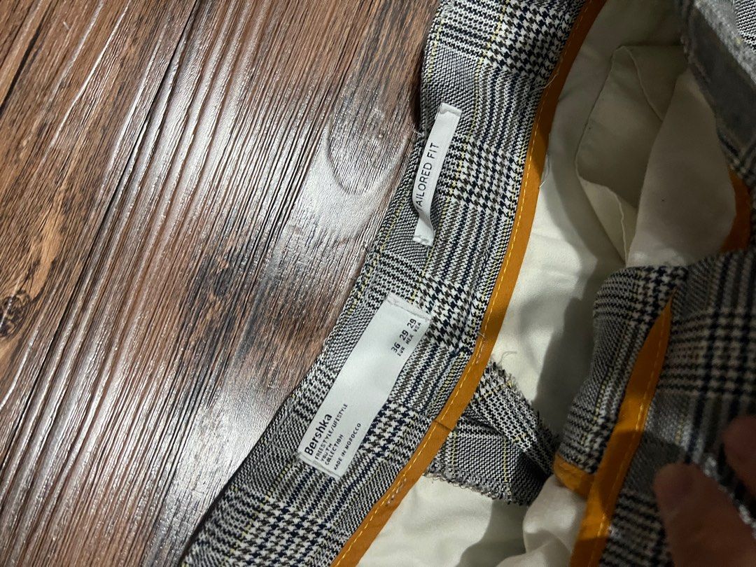 Bershaka Checkered Pants, Men's Fashion, Bottoms, Trousers on Carousell